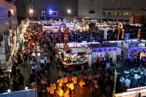 今年も開催！ 国内最大級のクラフトビールイベント「2015けやきひろば 秋のビール祭り」。 Vogue Japan