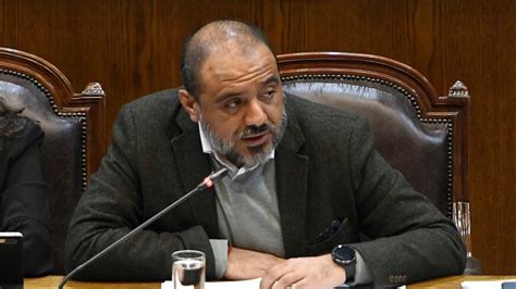 Postergan Acusación Constitucional Contra Ministro Ávila