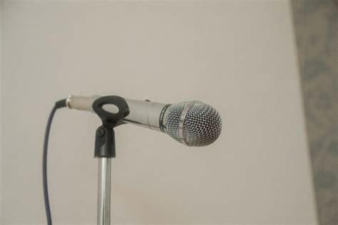 Proper Microphone Techniques To Fix Podcast Mistakes