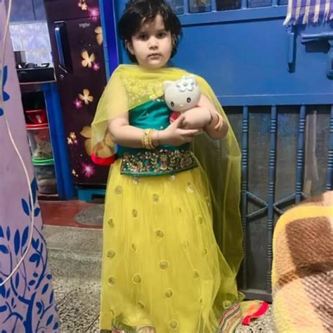 😘saniya ️ Saniyahotstar • Threads Say More