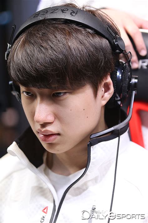 포토 에지 이호성 왜 한 쪽만 들리지