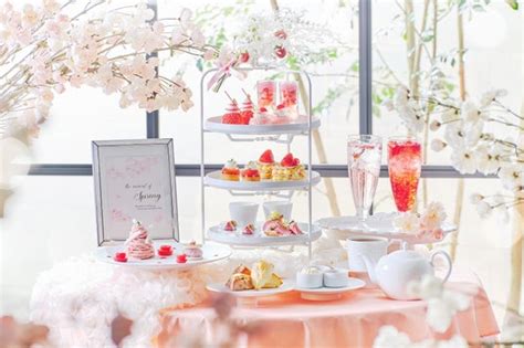 【全国5都市で期間限定販売】春爛漫！お花見気分を味わえるいちご尽くしのスイーツ洋風の桜餅を添えた“桜モンブラン”のスペシャルデザートもご用意