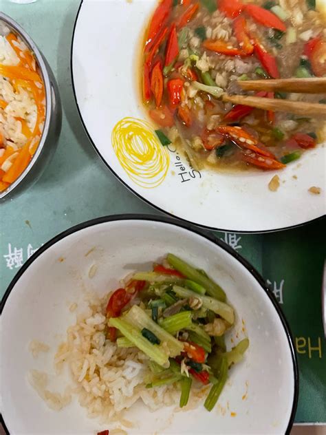【香芹炒肉的做法步骤图，香芹炒肉怎么做好吃】自家菜记录下厨房