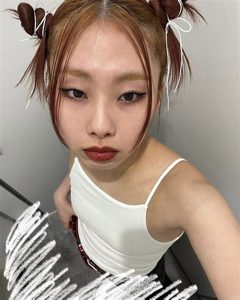Sario／色っぽhair／赤髪 束の間の金髪と、戻ってきた赤髪と、爪がキラキラだったり、美味しいものをたっくさん食べた2月でした🌕 3月