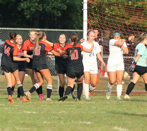 Girls Soccer Scoreboard No 5 Belchertown Outlasts No 6 West