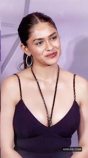Mrunal Thakur Nude Aznude