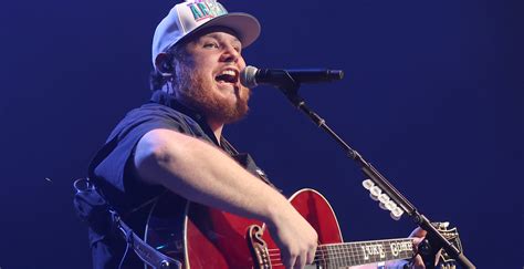 Luke Combs Emotional Live Rendition Of The Man He Sees In Me” Has