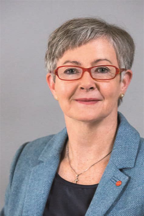 Cambio en la cúpula directiva de ACN Internacional Regina Lynch nueva