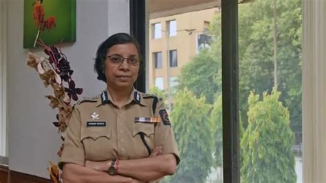 रश्मी शुक्ला यांच्याविरोधात लोकप्रतिनिधींचे फोन टॅप केल्याप्रकरणी