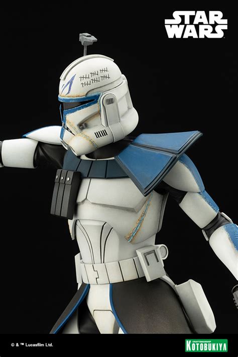 These Captain Rex And Ahsoka Tano Statues Fight Better Together Bell Of