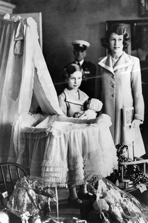 In Photos Queen Elizabeth And Princess Margaret—before The Throne Princess Margaret Princess