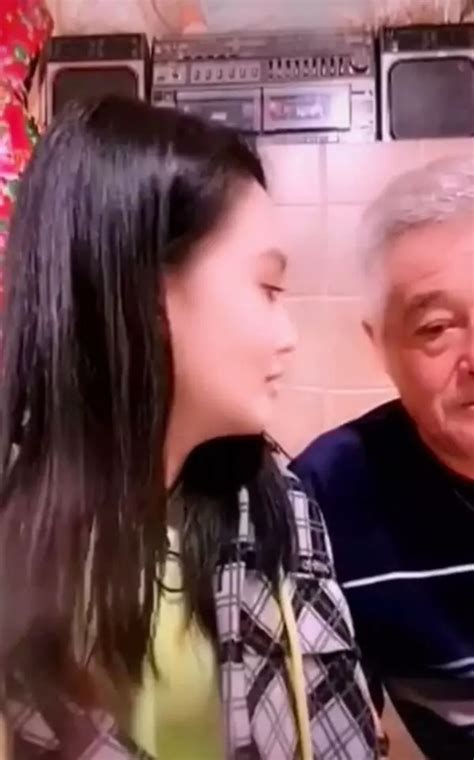 赵本山现身女儿直播间 感谢粉丝支持并称球球心理很脆弱新浪图片