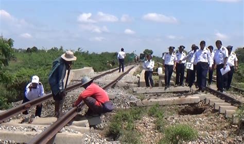 ရန်ကုန် မန္တလေး ရထားလမ်းပိုင်းအမြန်ဆုံးပြန်လည်ဖွင့်လှစ်နိုင်ရေး ရထားလမ်းနှင့်တံတားများ ပြန်လည်ပ