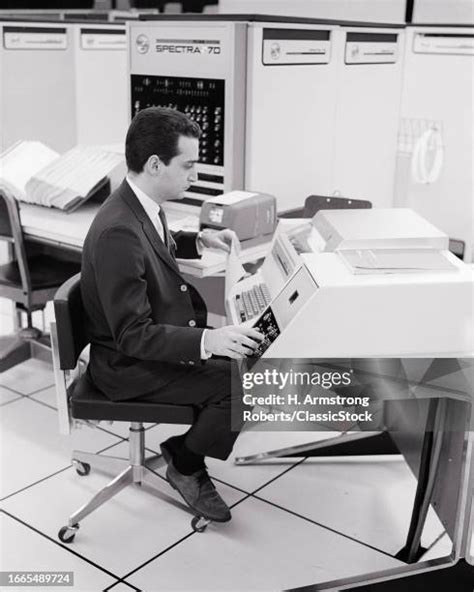 Computer 1960 1969 Photos And Premium High Res Pictures Getty Images