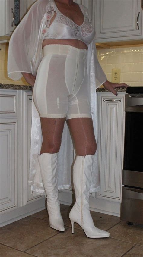 Les 139 Meilleures Images Du Tableau Vintage Girdle Sur Pinterest