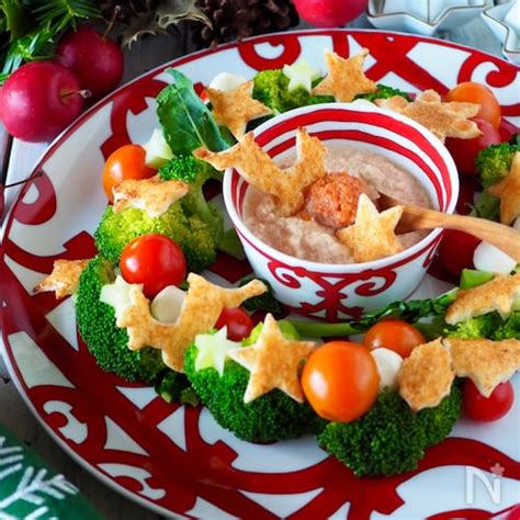 クリスマスリースサラダ【明太豆腐ディップand明太トースト添え】 レシピサイトnadia