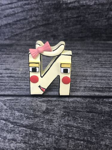 Алфавит Лора Русская Буква Й из мультика Alphabet Lore для игр и обучения в подарок ребенку