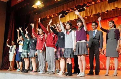 这是我们的“北京范儿” 优新闻 校服，校服定制，校服设计，北京四中校服定制，人大附中校服定制，北大附中校服定制 名校校服定制，优卡校服 优卡科技