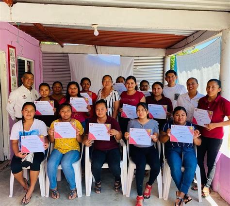 Capacitan En Primeros Auxilios A Docentes Y Colonos De Coatzacoalcos