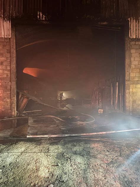 Voraz incendio acaba con cinco bodegas Noticias de Querétaro