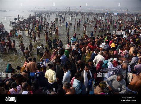 Allahabad India 22nd Jan 2018 Allahabad Hindu Devotee Taking
