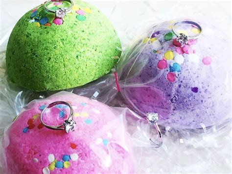 10 Bath Bombs With Rings
