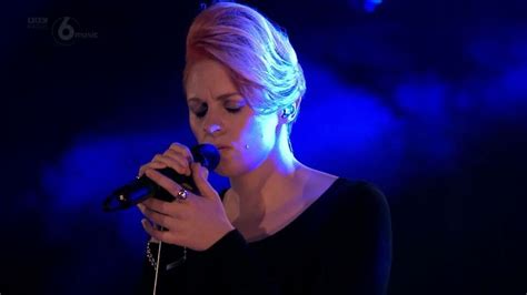 Pin By Tim Hollems On La Roux Concert