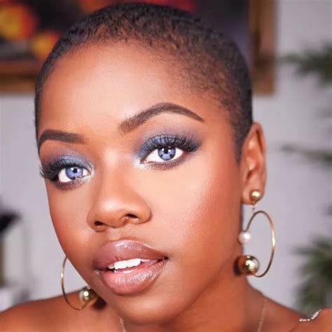 15 Fabulous Eyeshadow Looks To Highlight Your Blue Eyes