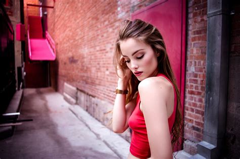April Alleys Model Wallpaperhd Girls Wallpapers4k Wallpapersimagesbackgroundsphotos And