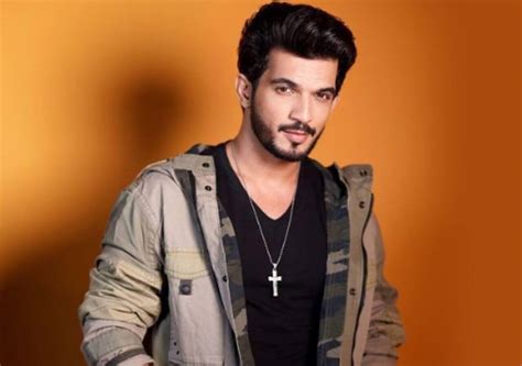 Arjun Bijlani Undergoes Operation For Appendix Wife Neha Swami Thanks