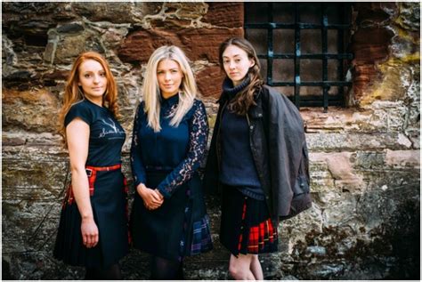 Siobhan Mackenzie And Elle Tom Cairns Photography