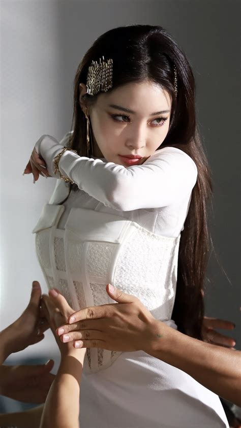 Chungha Галь гадот Знаменитости Модификации тела