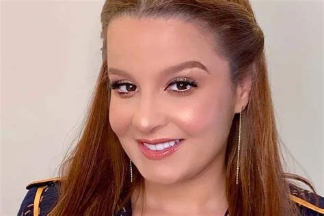 Maiara irmã de Maraisa é flagrada bêbada em show não é bonito