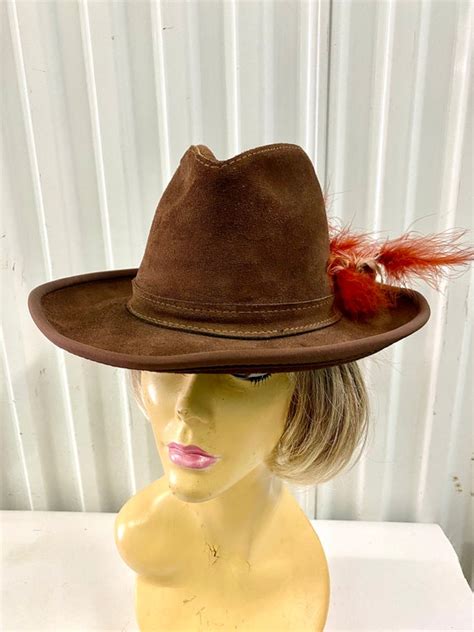 Vintage Henschel Leather Outdoor Gem