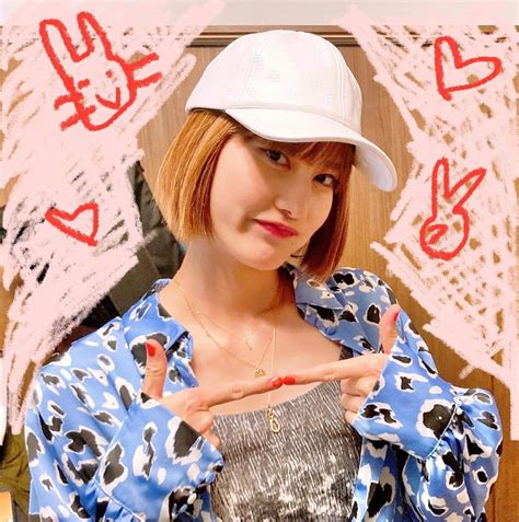 橋本愛さんのインスタグラム写真 橋本愛instagram 「カテキョ9話の予告でギャル解禁。 なぜトラコがギャルに？お楽しみに😂 背景