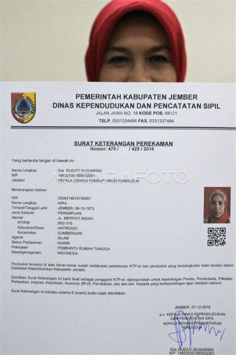 BLANKO KTP ELEKTRONIK HABIS ANTARA Foto