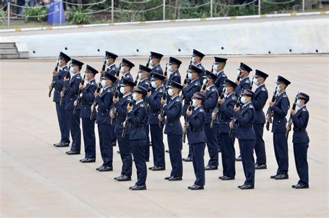 帥氣！警隊首次表演中式步操 香港 香港文匯網