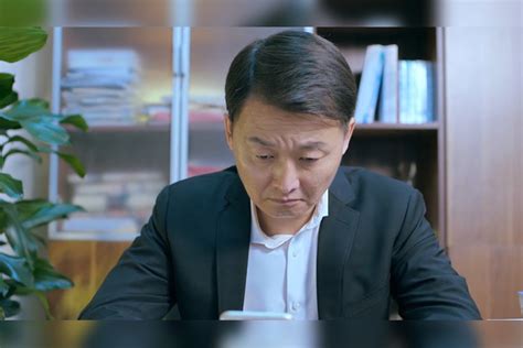 同学今天很和睦：小伙通过考试，情绪异常激动，喜悦之情难以言表