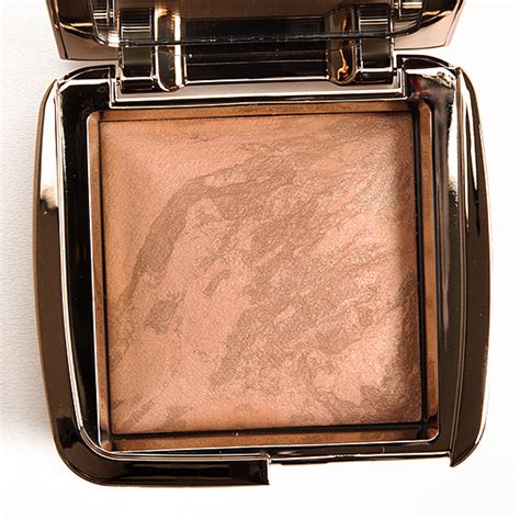 Hourglass Radiant Bronze Light Ambient Lighting Bronzer Review Photos