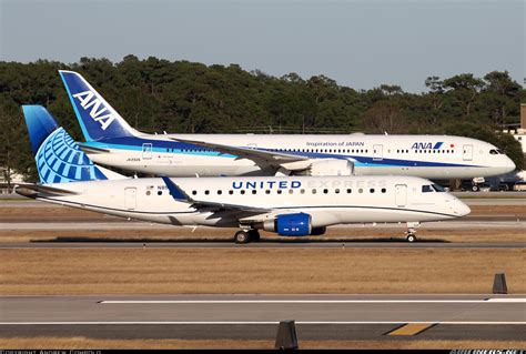 Embraer 175lr Erj 170 200lr United Express Mesa Airlines