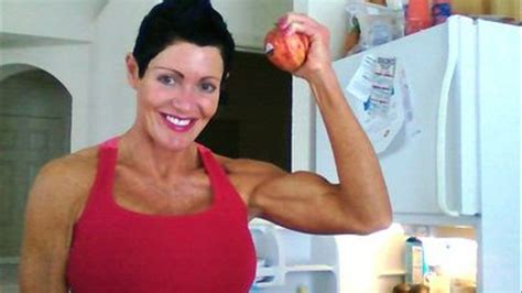 Crushing Apple~muscle Goddess Debbie Muscular Goddess Mistress Debbie