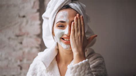 Skin Care Hacks जबरदस्त रिजल्ट पाने के लिए ये स्किन केयर हैक्स आजमाएं