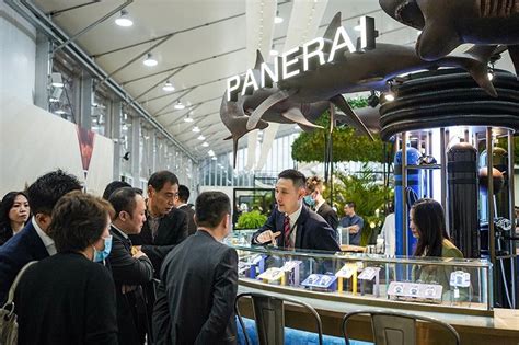 历峰集团投资farfetch：要做一个“破坏者”界面新闻 · 时尚