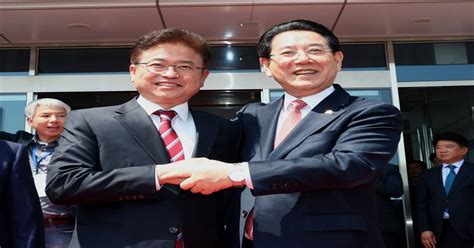 경북도·전남도 도지사·도의회의장에 명예도민증 상호 수여 위키트리