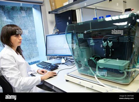 Spr Surface Plasmon Resonance Bioengineering And Microbiology Laboratory Microelectronics