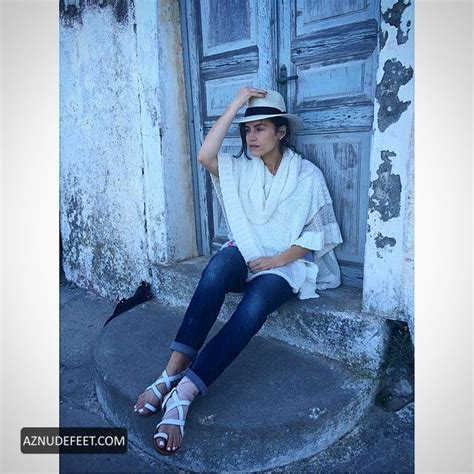 Caitlin Leahy Feet Aznudefeet