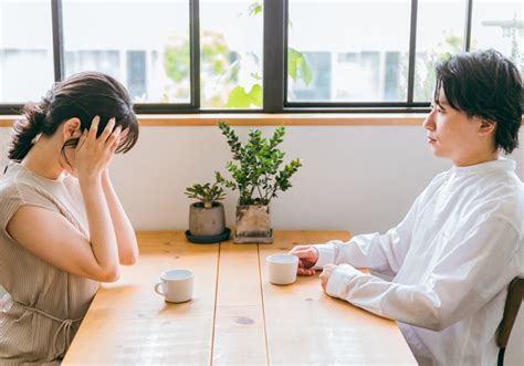 子どもの前ではやめてほしい 妻や夫が愕然とした「夫婦間の愛情が冷めた言動」｜ニフティニュース