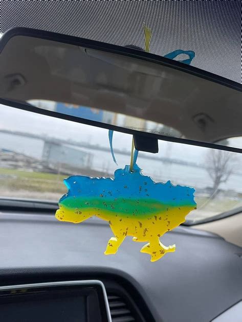 Брелок підвіска в авто Україна 13 см жовто блакитна фото відгуки характеристики в інтернет