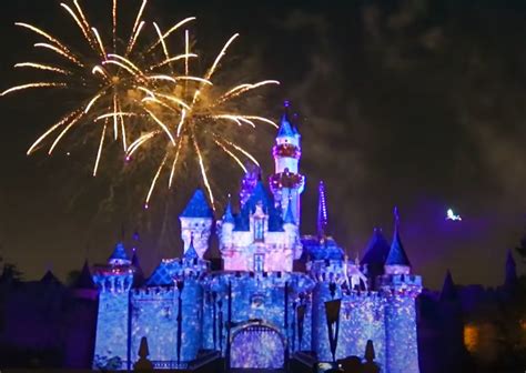 Disneyland Sleeping Beauty Castle Fireworks Pirates And Princesses