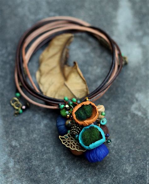 Купить или заказать кулон из полимерной глины лесной с бутонами в интернет магазине на Ярмарке